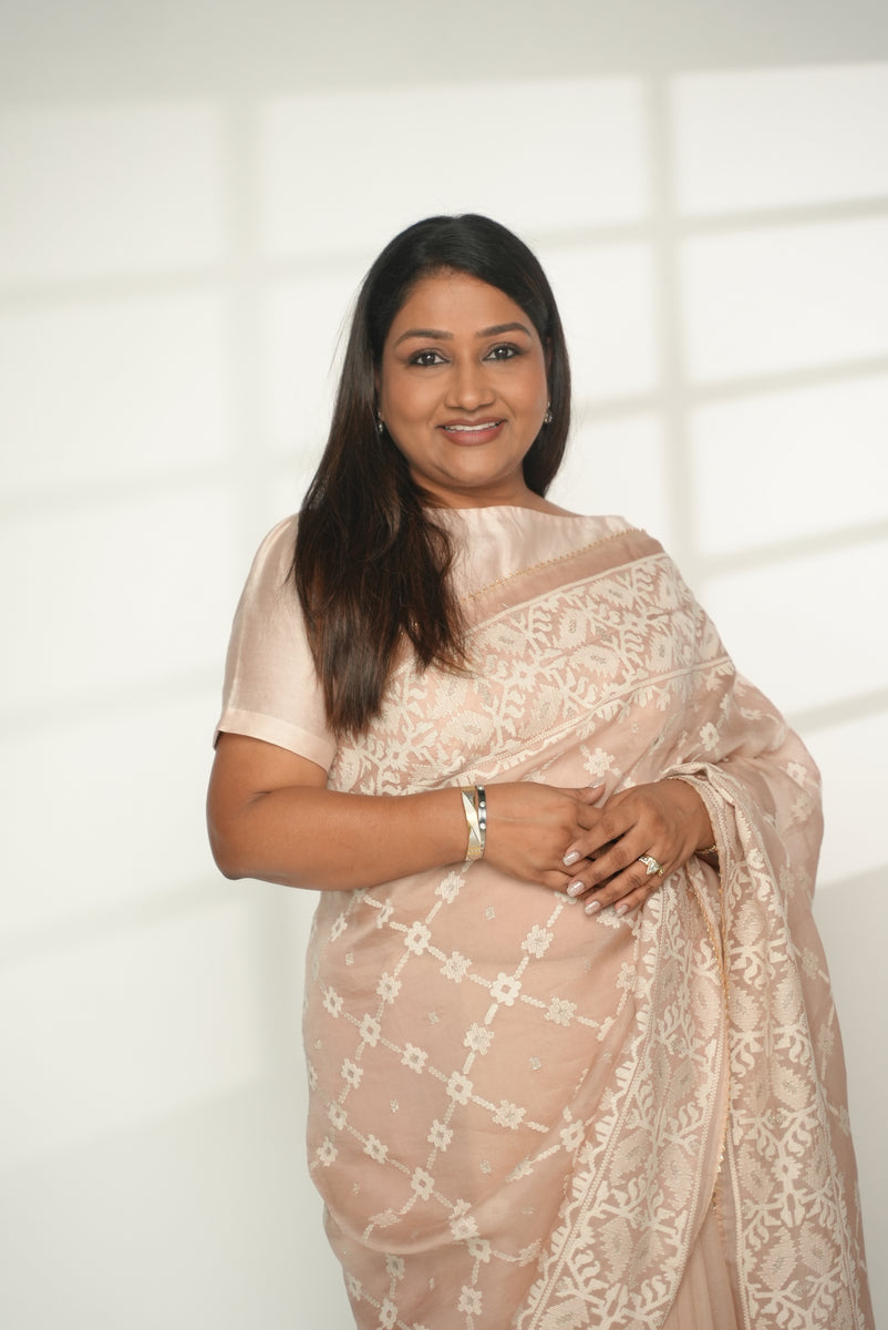 Peach Organza Saree with Threadwork | Drape Divaa